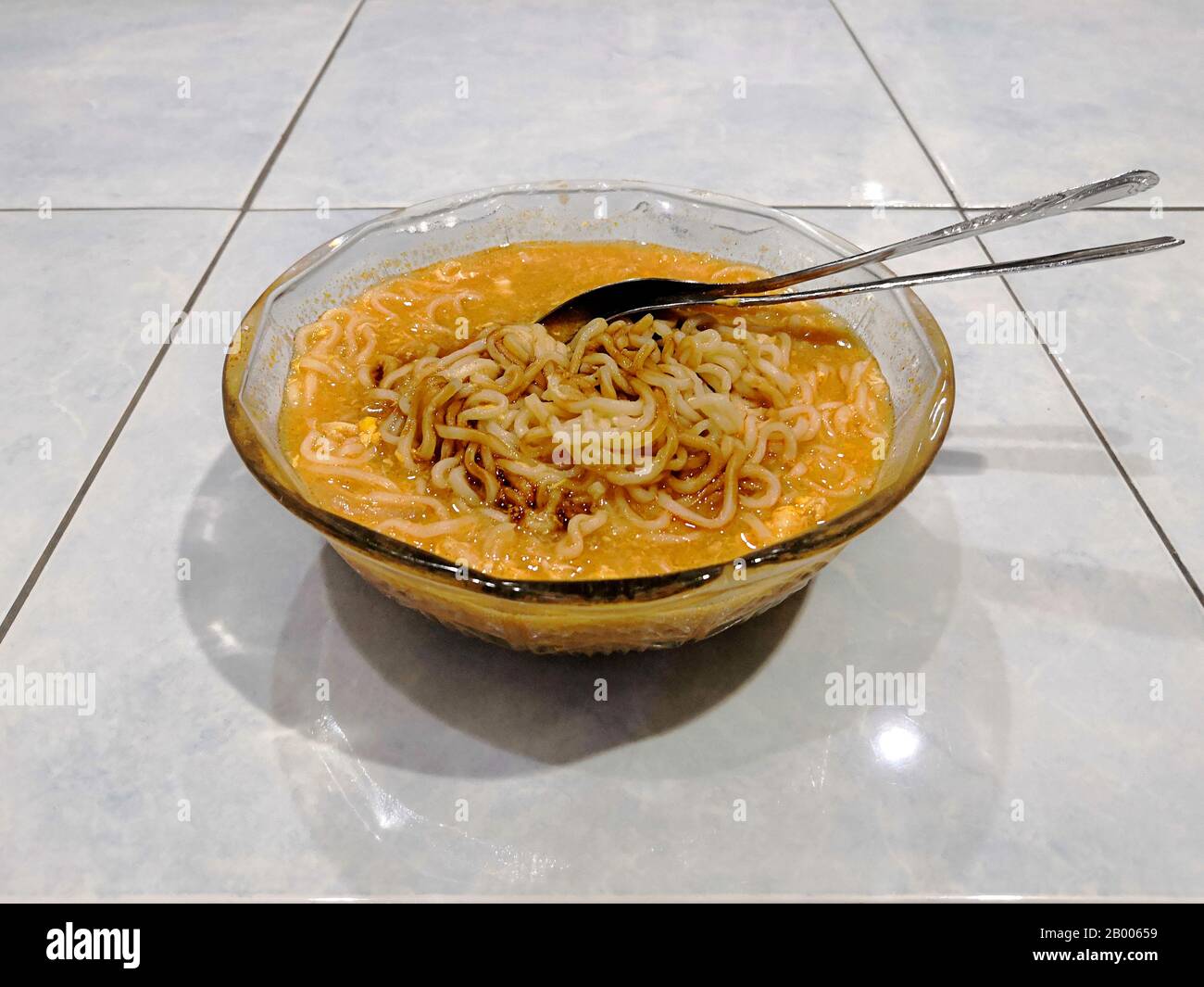 Busy people eating snacks hi-res stock photography and images - Alamy