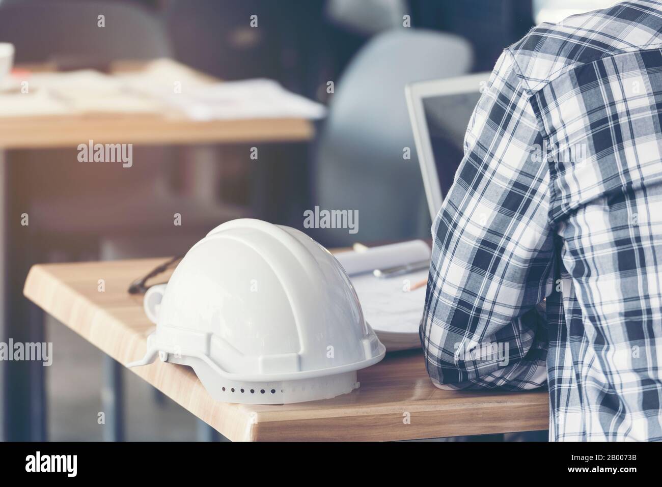 Man designing interior computer hi-res stock photography and images - Alamy
