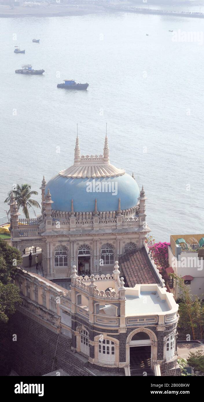A VIEW OF A MOSQUE IN, MUMBAI, MAHARASHTRA, INDIA, ASIA Stock Photo - Alamy