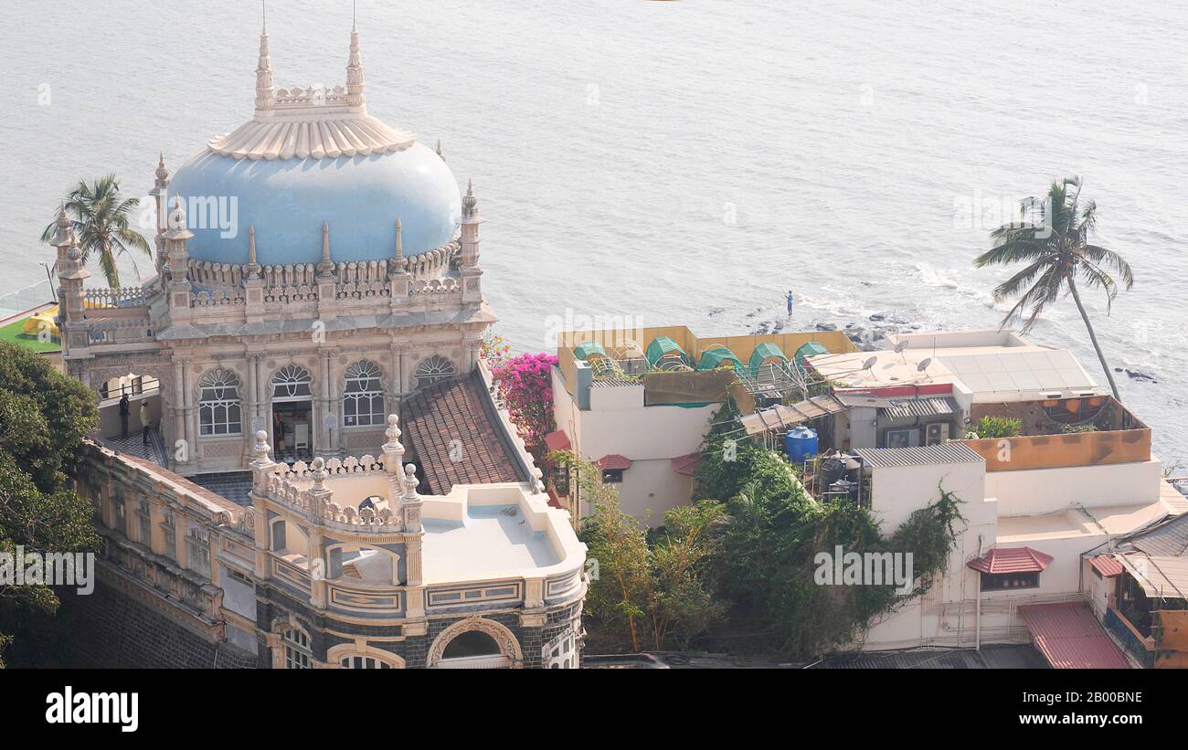 A VIEW OF A MOSQUE IN, MUMBAI, MAHARASHTRA, INDIA, ASIA Stock Photo - Alamy
