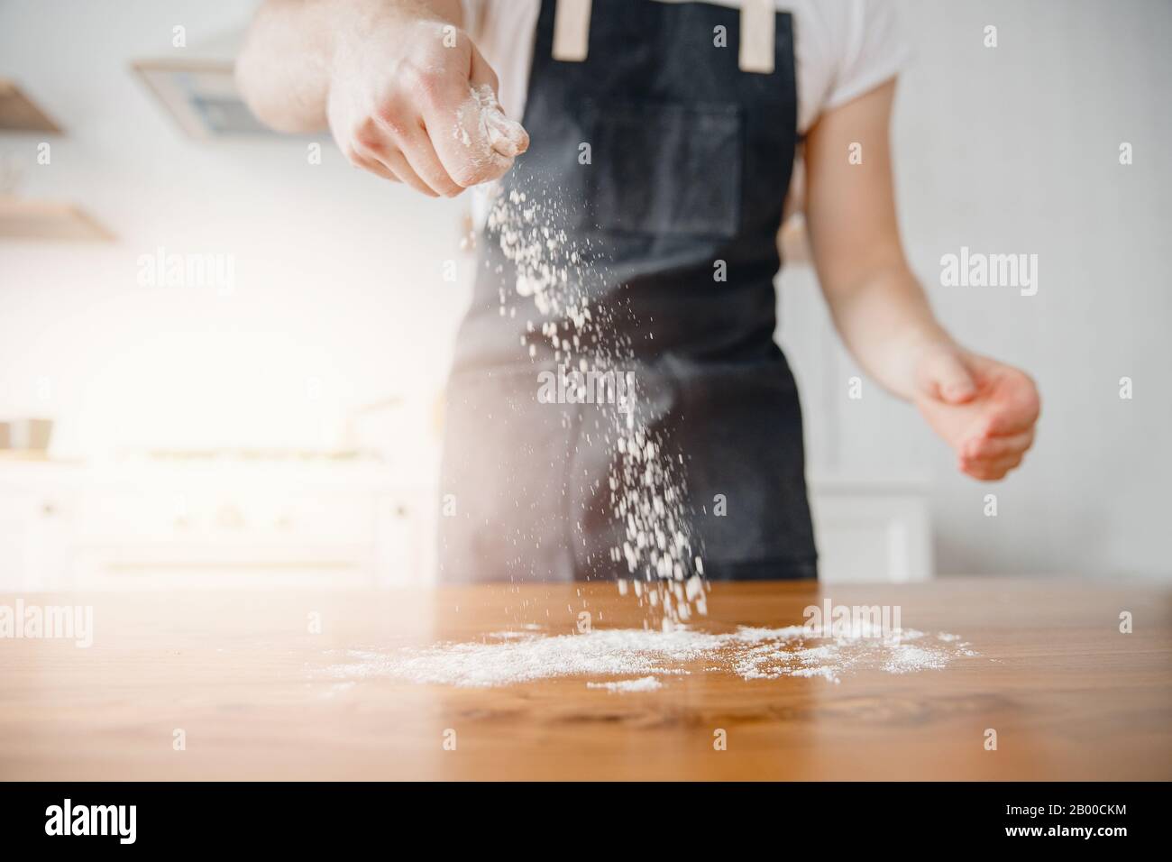 Flour sprinkle hi-res stock photography and images - Alamy
