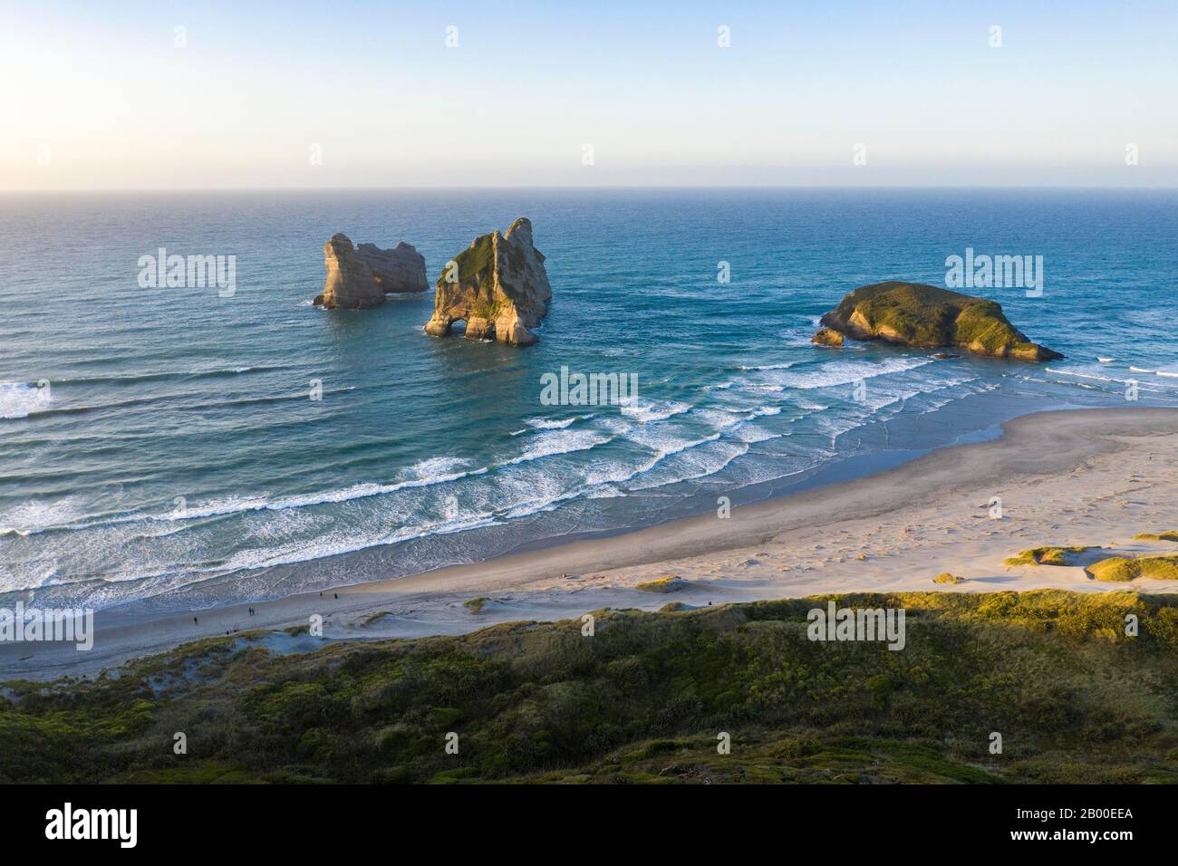 Rock island on Wharariki beach, Wharariki Beach, Golden Bay, Southland ...