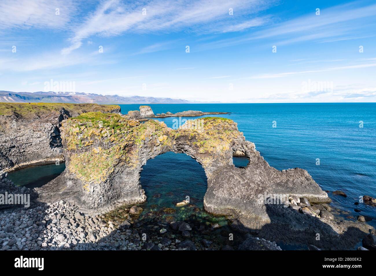 Rock arch Gatklettur, Basalt Coast, Arnarstapi, Snaefellsnes Peninsula ...