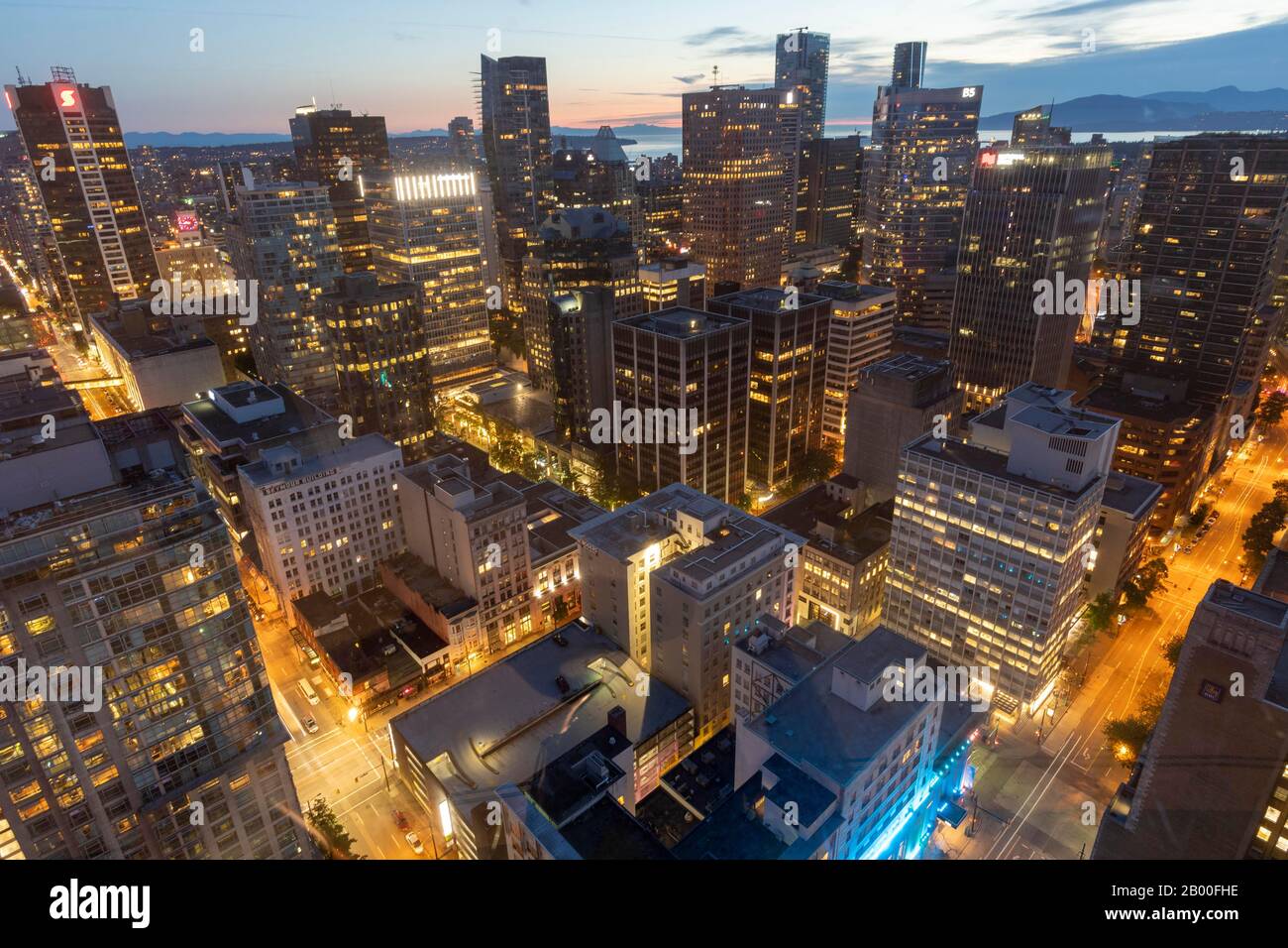 British columbia city night hi-res stock photography and images - Alamy