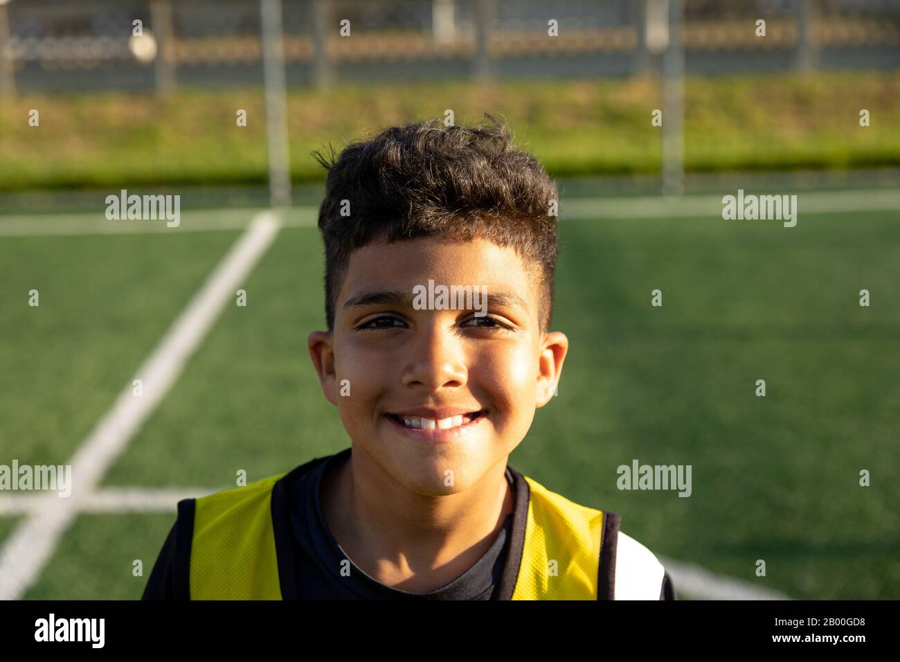 Front view soccer player hi-res stock photography and images - Alamy