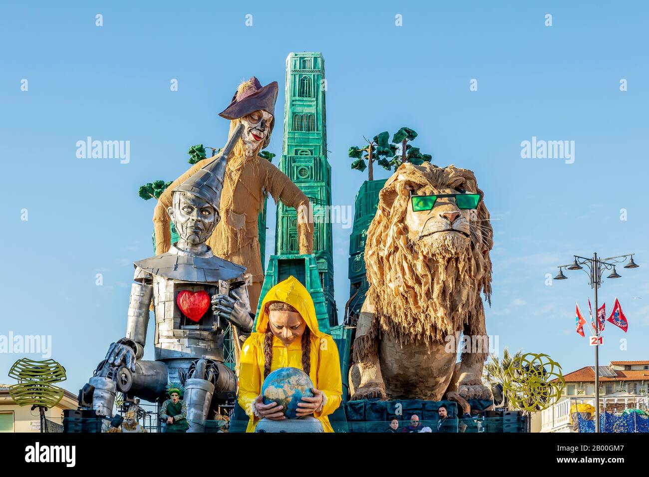 Wizard of oz float hi-res stock photography and images - Alamy