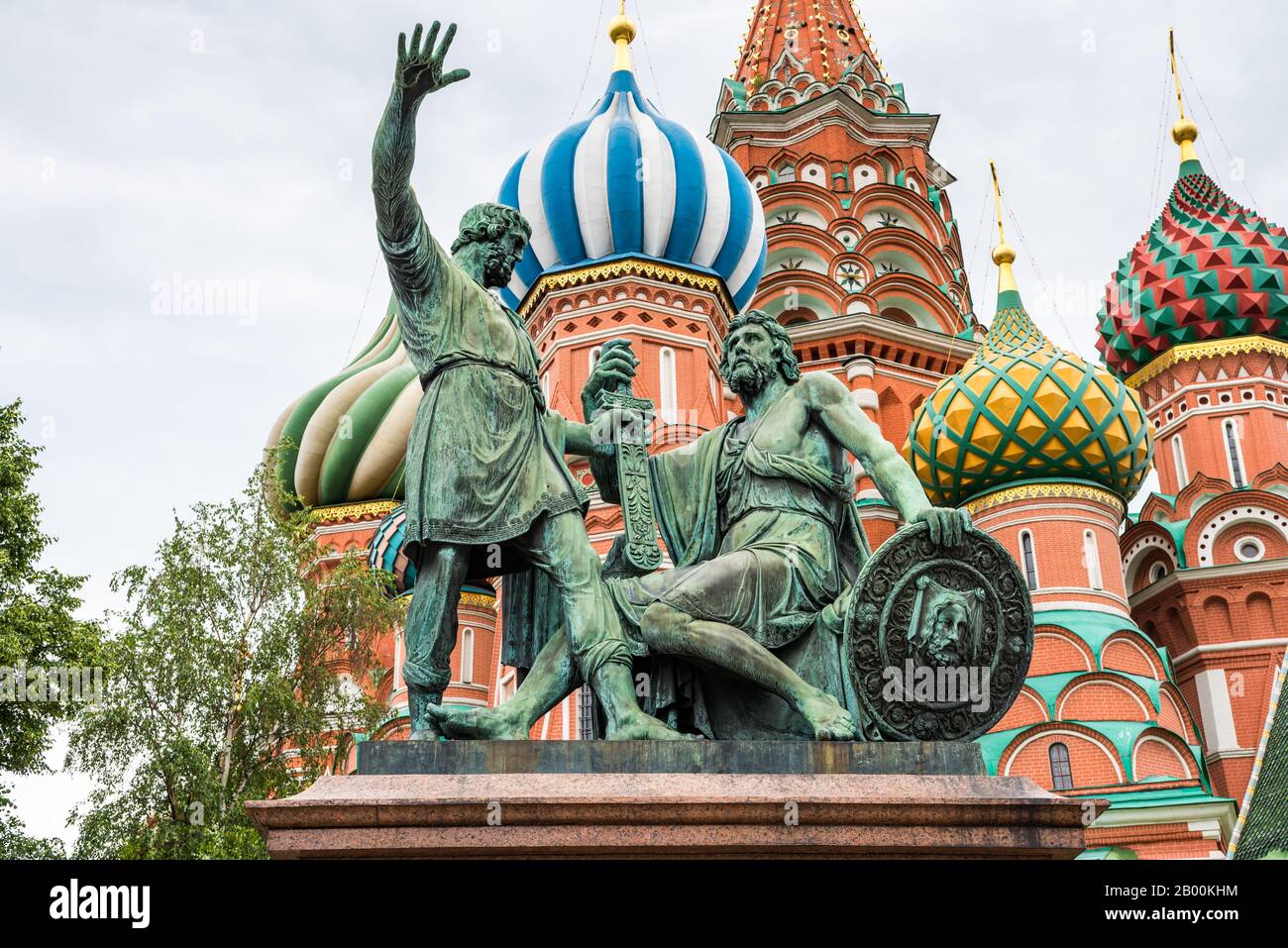 Monument to Minin and Pozharsky, a bronze statue on Red Square in ...