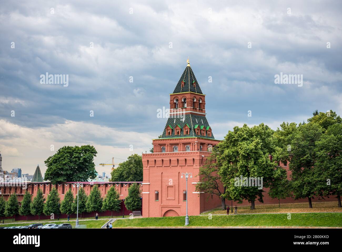 Red wall and watchtower of kremlin Palace near the Red Square in Moscow ...