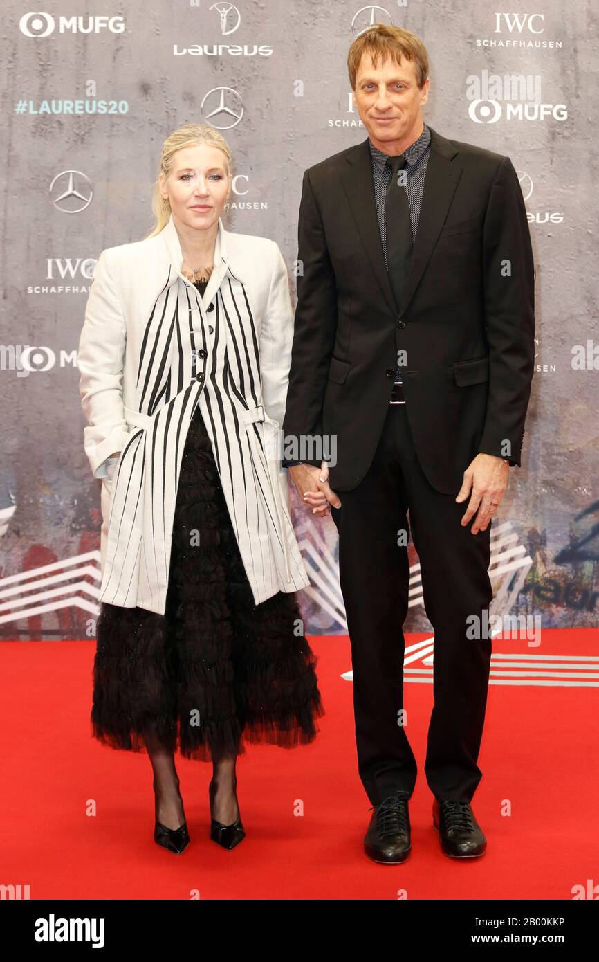 Tony hawk and catherine goodman hi-res stock photography and images - Alamy