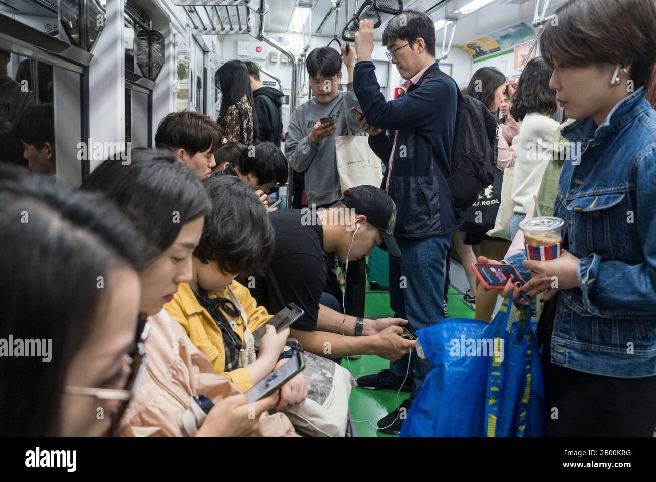 Train in seoul hi-res stock photography and images - Alamy