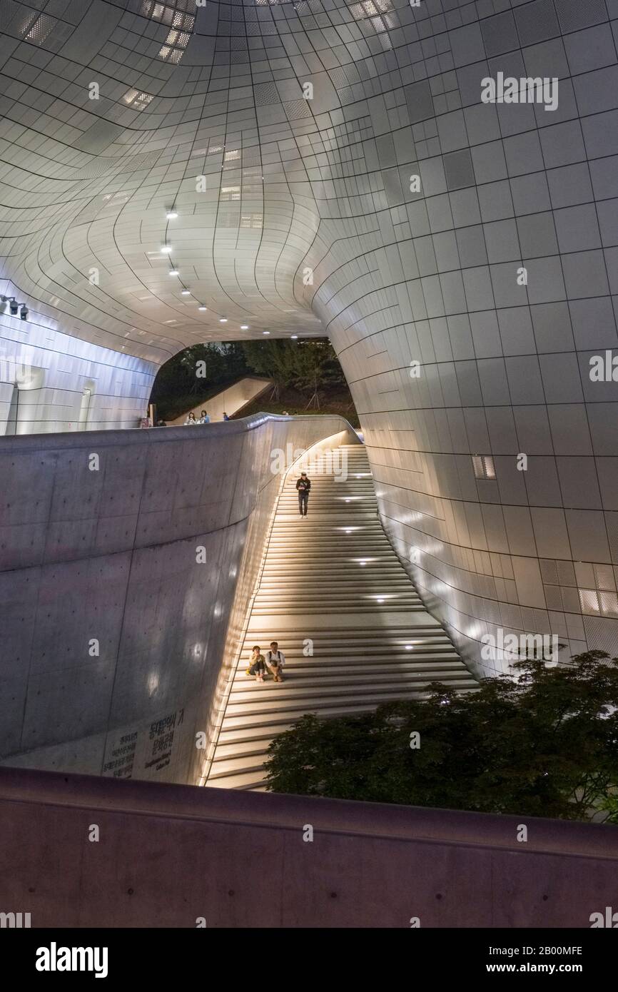 South Korea, Seoul: the Dongdaemun Design Plaza (DDP), designed by ...