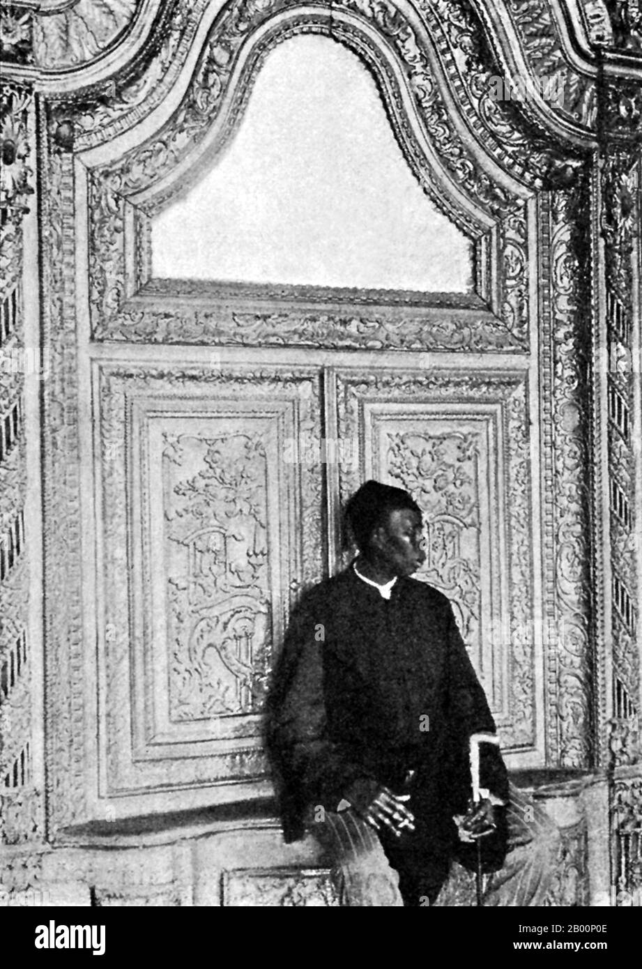 Turkey: Chief Eunuch of Ottoman Sultan Abdul Hamid II at the doors of ...