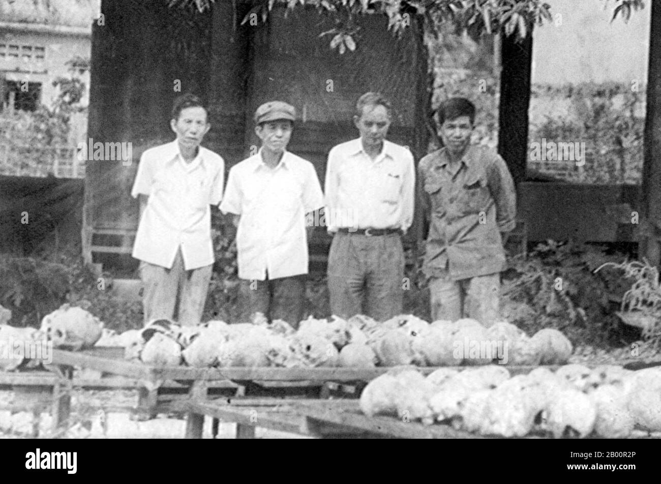 Cambodia: Khmer Rouge Aftermath: A Vietnamese forensic team examines ...