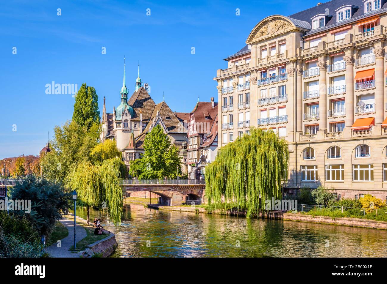 The building of Les Pontonniers international high school next to the ...