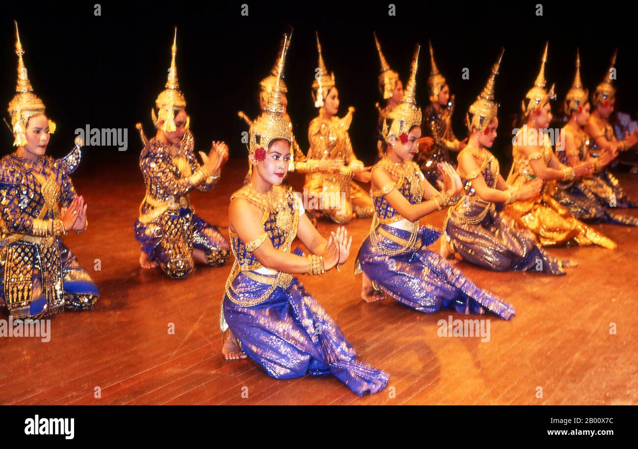 Cambodia royal ballet hi-res stock photography and images - Alamy