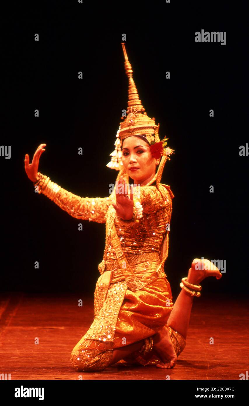 Royal khmer ballet hi-res stock photography and images - Alamy
