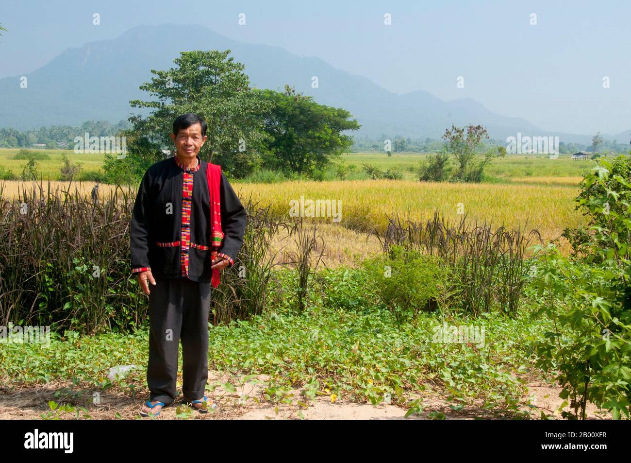 Thailand: Black Tai man in traditional dress, Ban Na Pa Nat Tai Dam ...