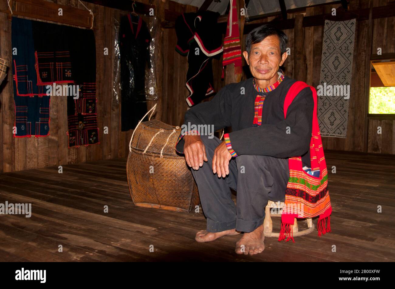 Thailand: Black Tai man in traditional dress, Ban Na Pa Nat Tai Dam ...