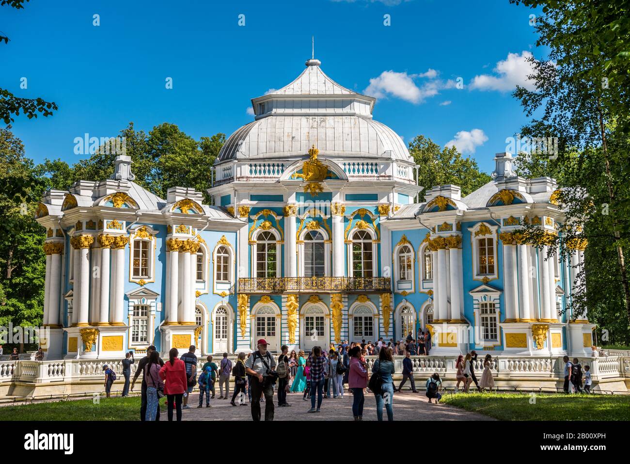 Lots of tourists in the Catherine Palace, a Rococo palace, the summer ...