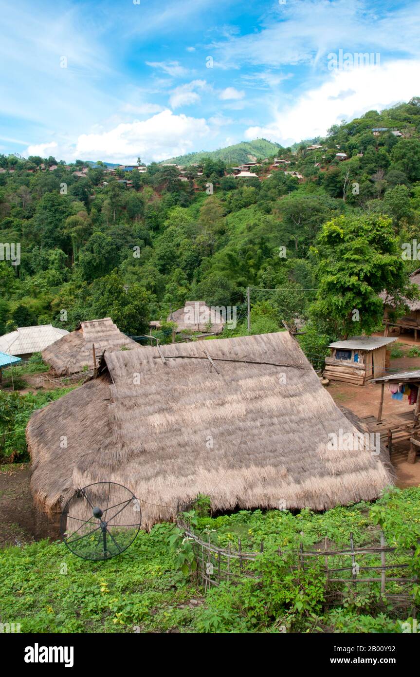 Thailand: Traditional Akha housing, Ban Huai Kee Lek, Chiang Rai ...