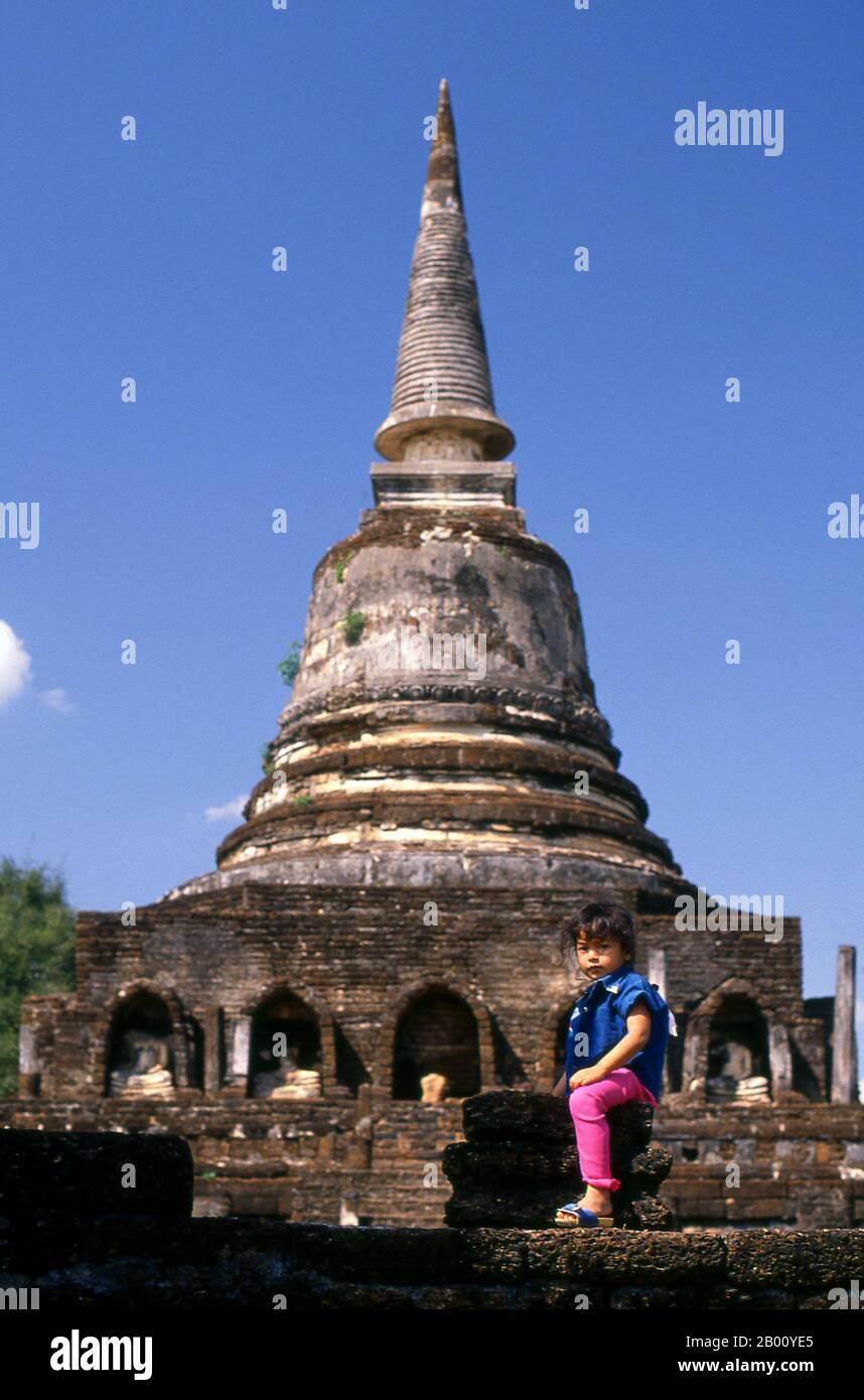 Thailand: Young girl in front of the Bell-shaped Sri Lankan-style chedi ...