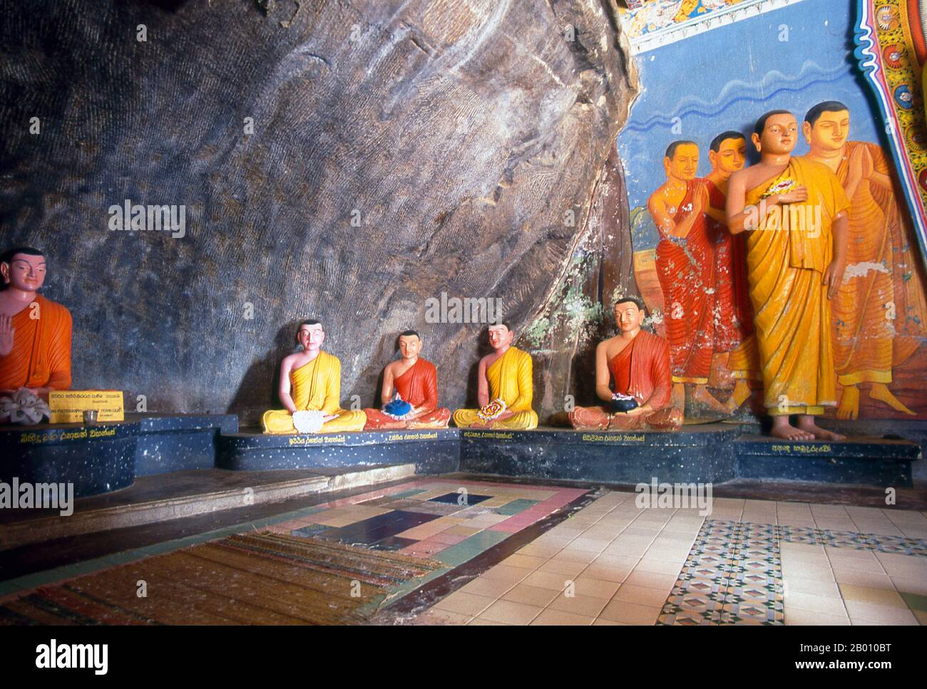 Sri Lanka: Monk statues in the cave temple at Isurumuniya Vihara, Anuradhapura. Isurumuniya ...
