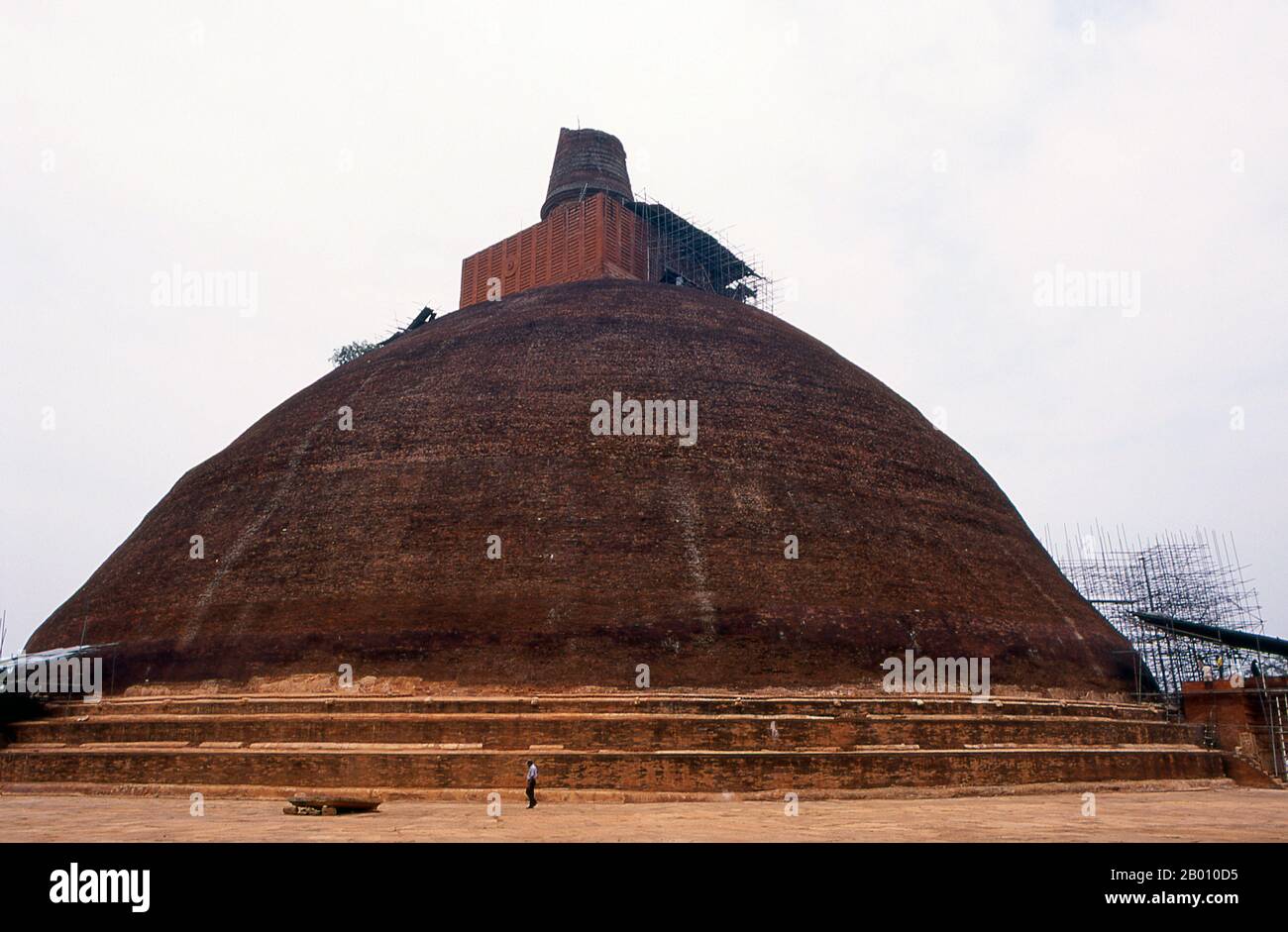 Sri Lanka: Jetavanaramaya Dagoba, Anuradhapura. The Jetavanaramaya is a stupa, located in the ...