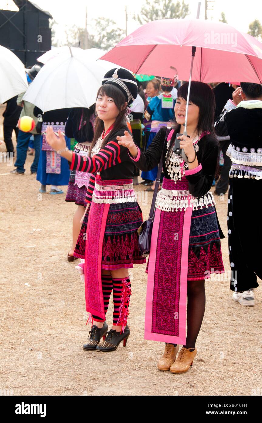 Hmong New Year Ball Toss