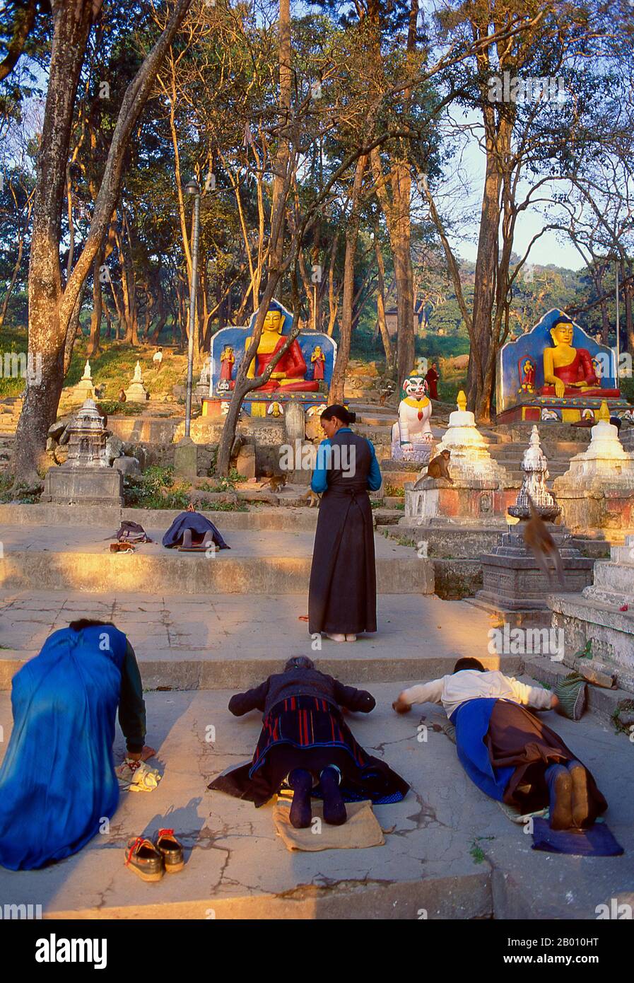Nepal: Pilgrims visiting Swayambhunath (Monkey Temple), Kathmandu ...