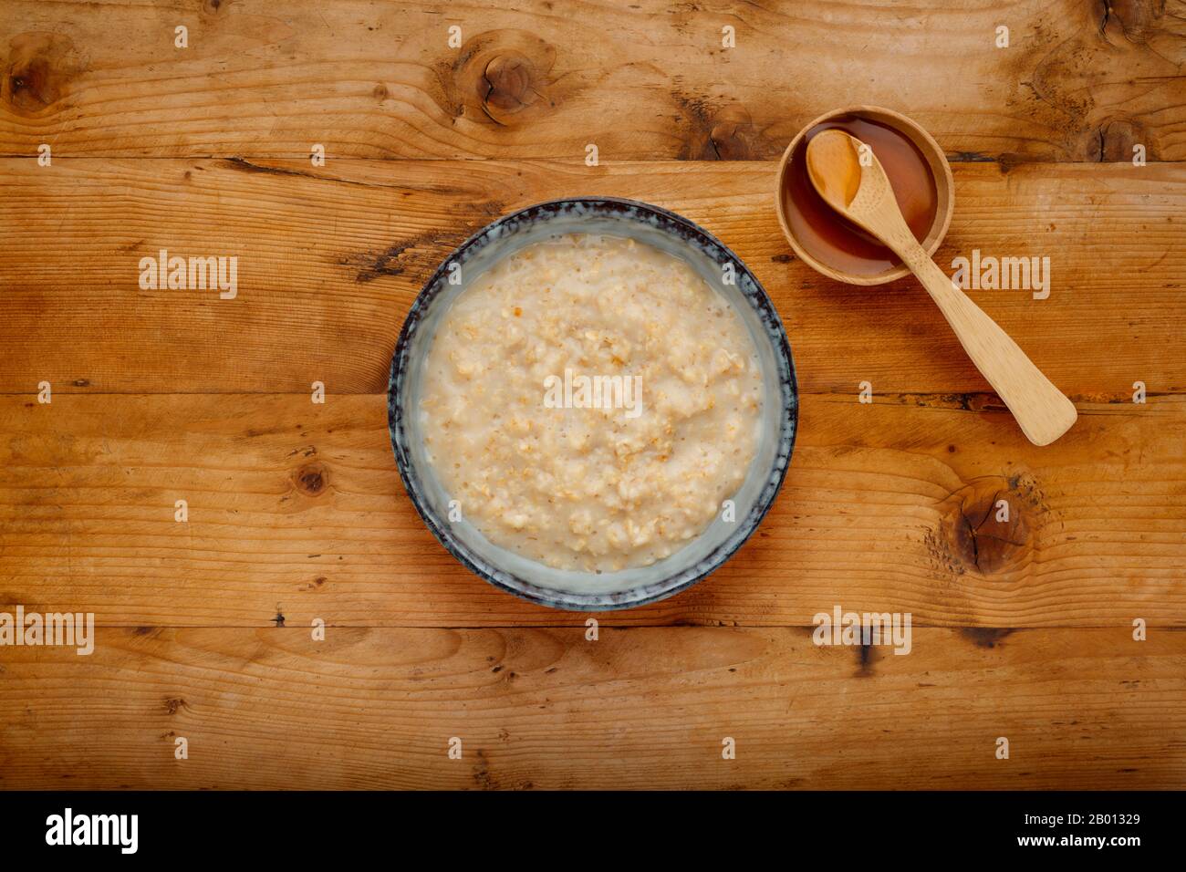 Bowl porridge golden syrup hi-res stock photography and images - Alamy