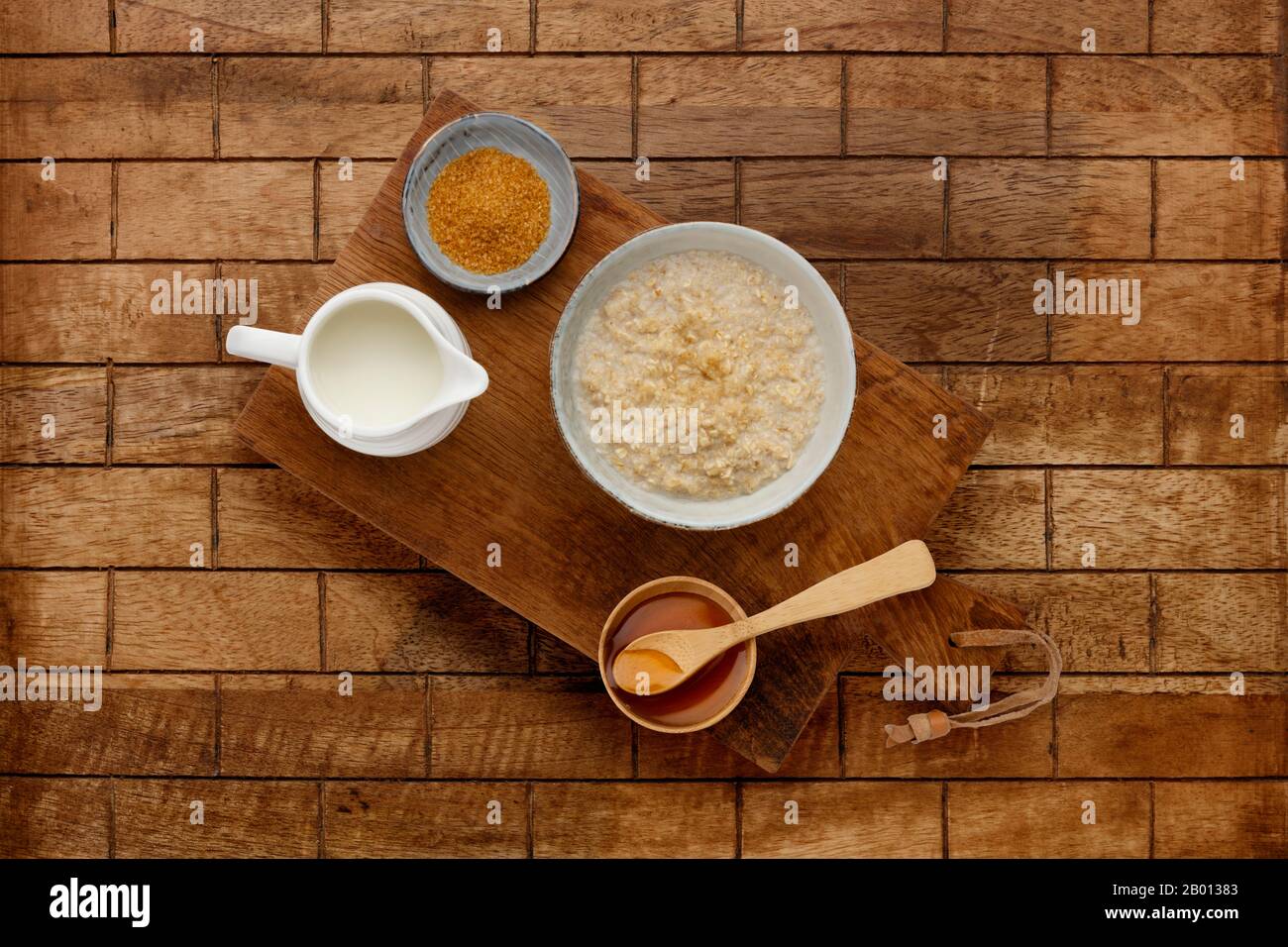 Golden syrup hi-res stock photography and images - Alamy