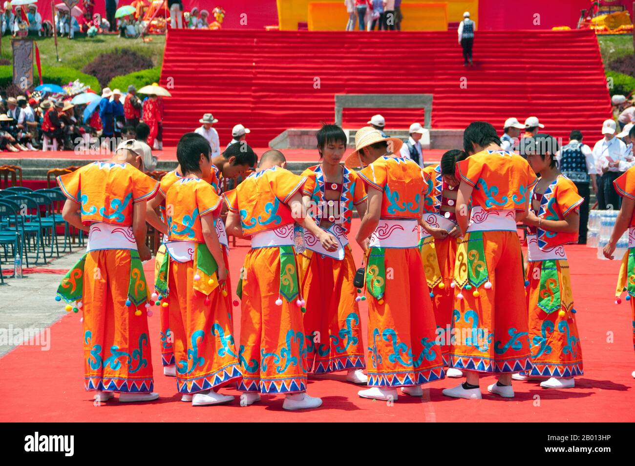 Dance bai hi-res stock photography and images - Alamy