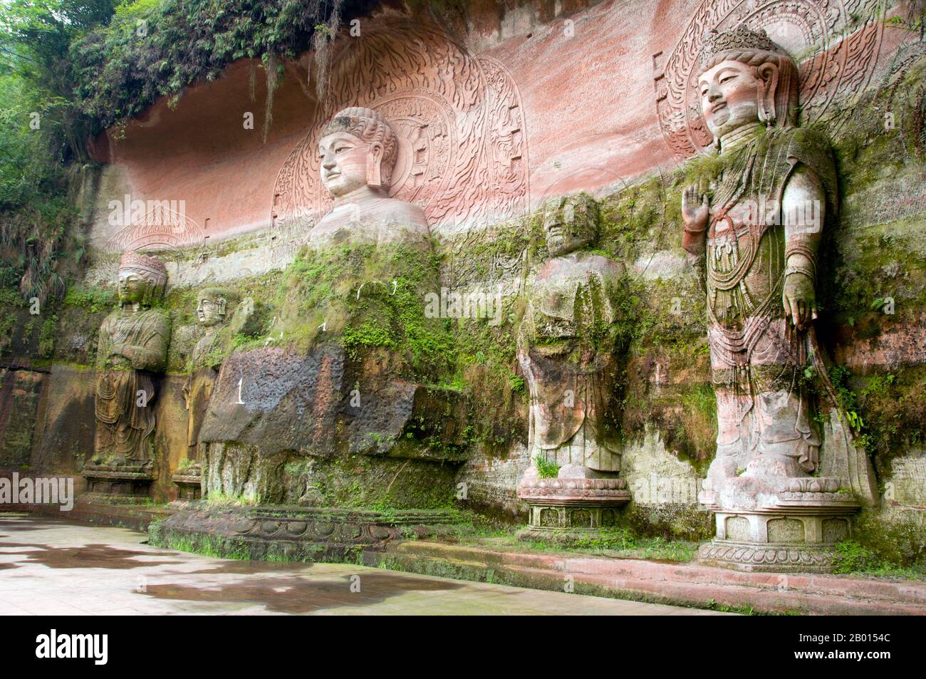 China: Copies of the Longmen Giant Buddhas, Oriental Buddha Park ...