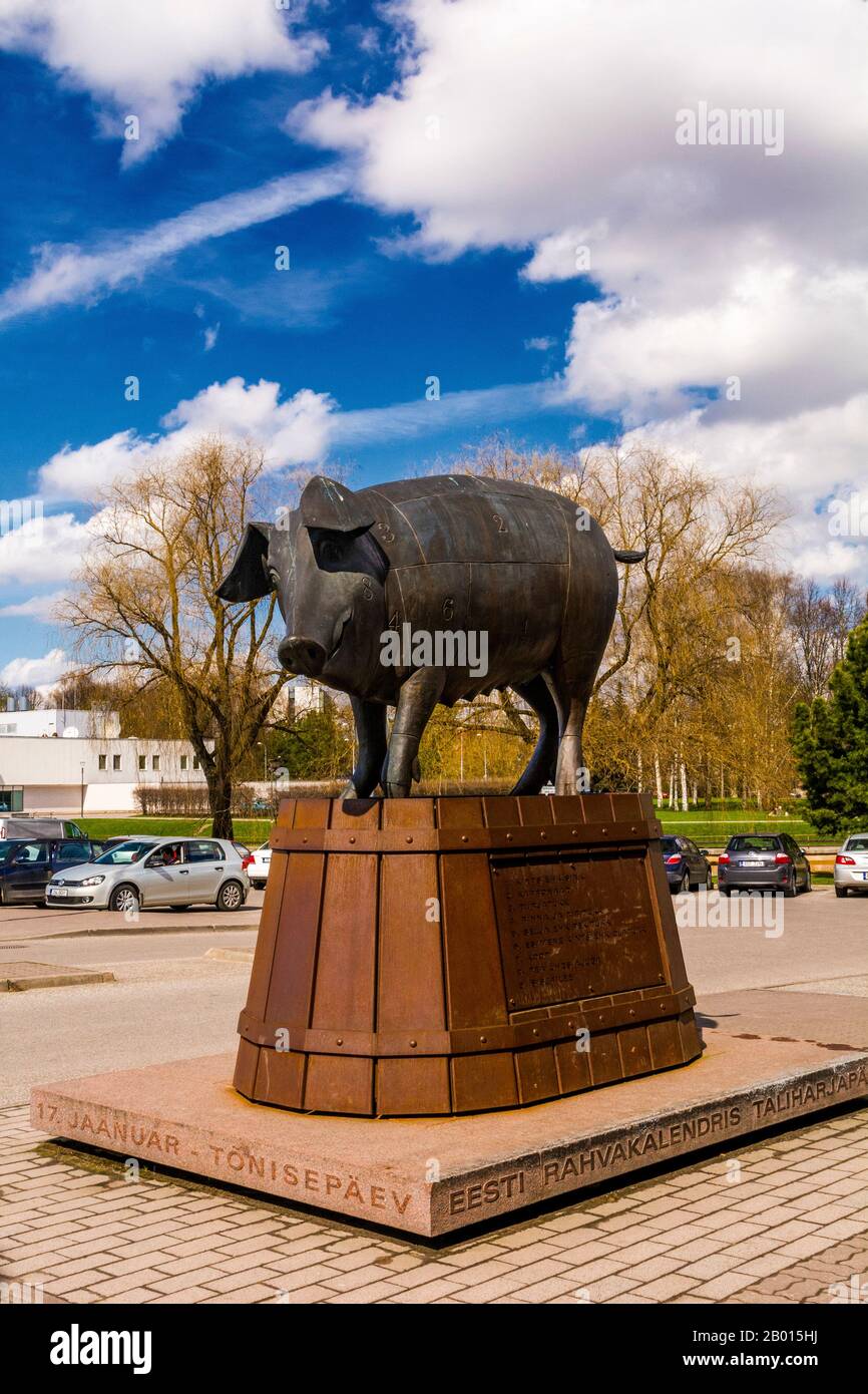 Bronze Pig Monument at the city market Stock Photo - Alamy