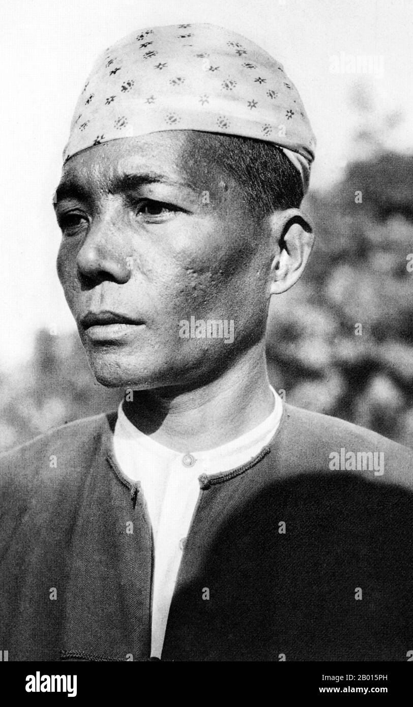 Man in traditional colonial Black and White Stock Photos & Images - Alamy