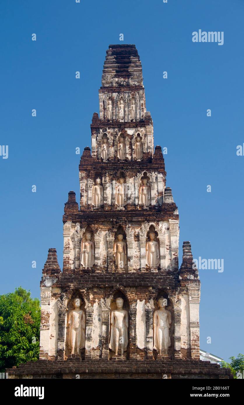 Thailand: The Chedi Suwanna Chang Kot (or Mahapon Chedi), Wat Chama ...