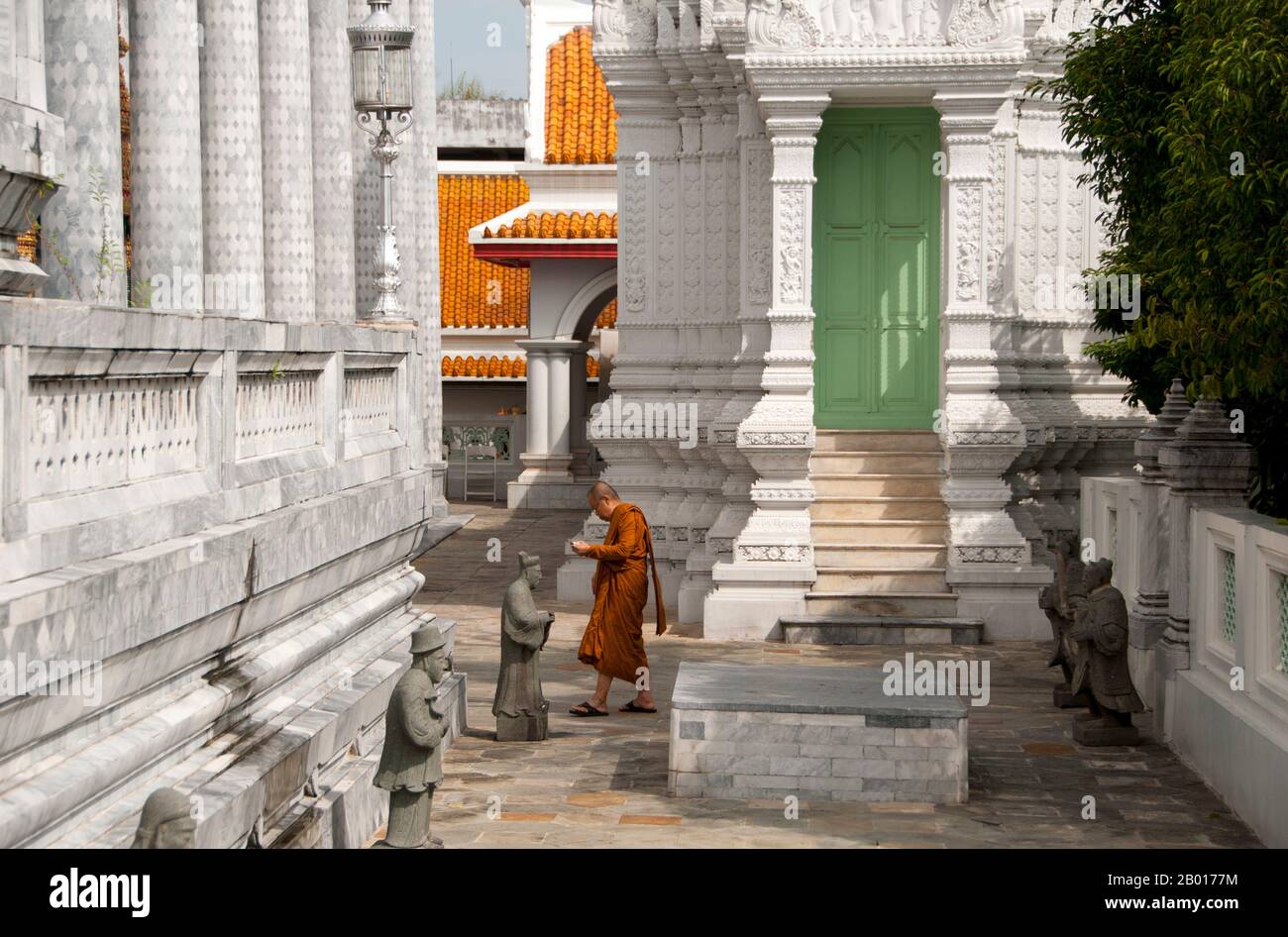 Thailand: Monk, Wat Ratchapradit, Bangkok. Wat Ratchapradit (Rajapradit ...