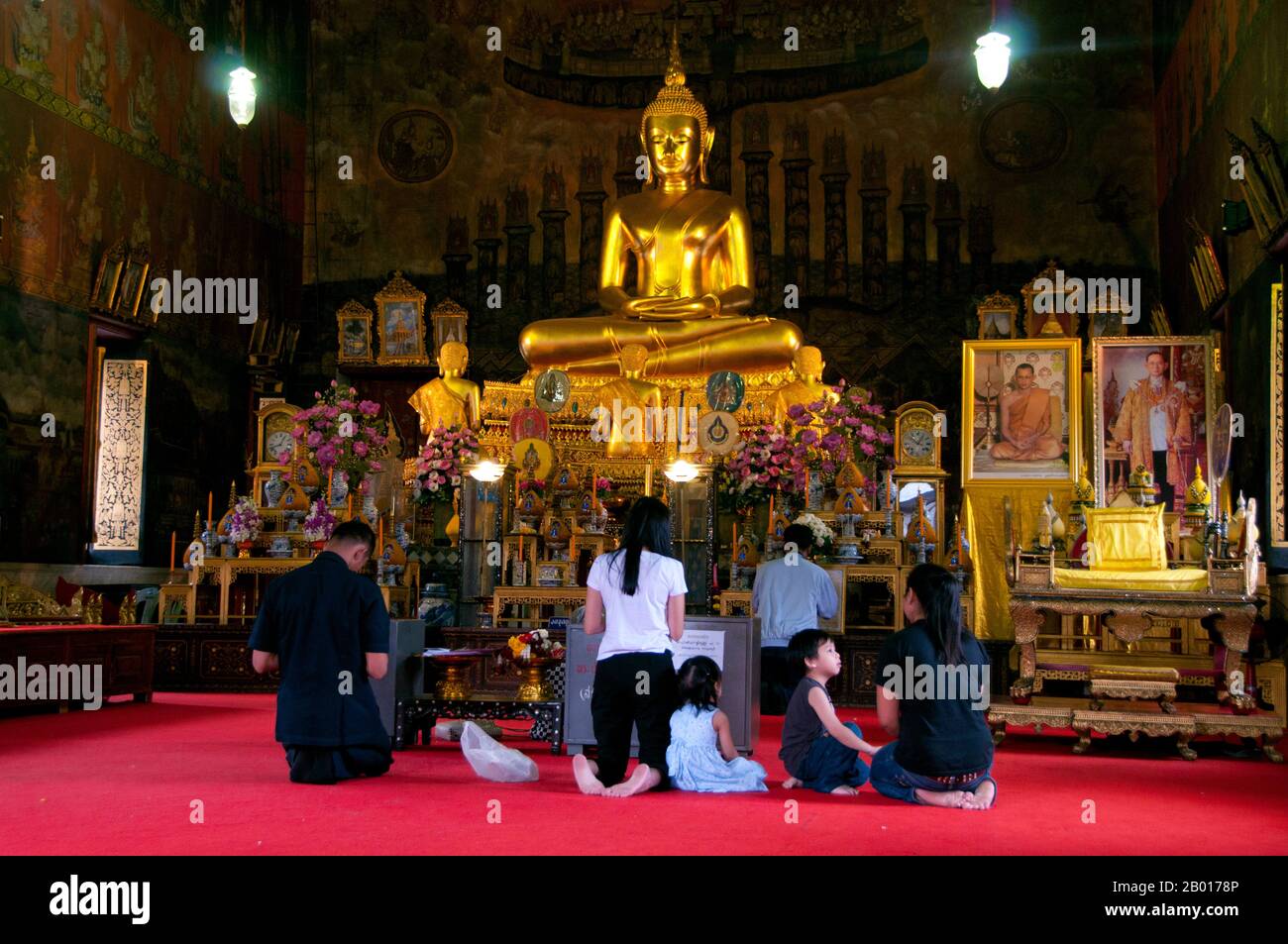 Thailand: Devotees in the main viharn, Wat Rakhang, Bangkok. Wat ...