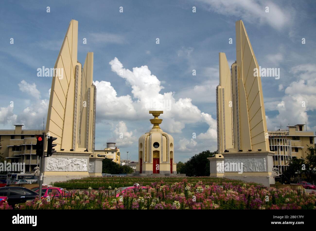 Thailand: Democracy Monument (Anusawari Prachathipatai), Ratchadamnoen ...