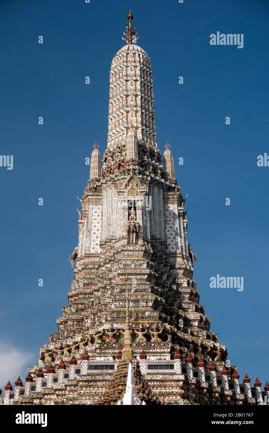 Thailand: The Khmer-style central prang at Wat Arun (Temple of Dawn ...