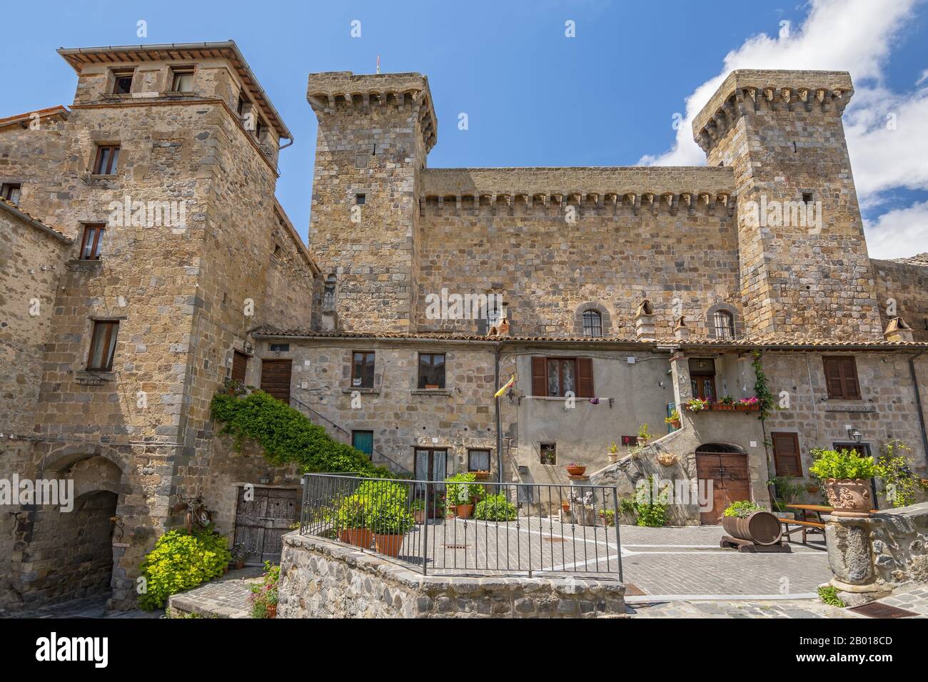 Castello monaldeschi hi-res stock photography and images - Alamy