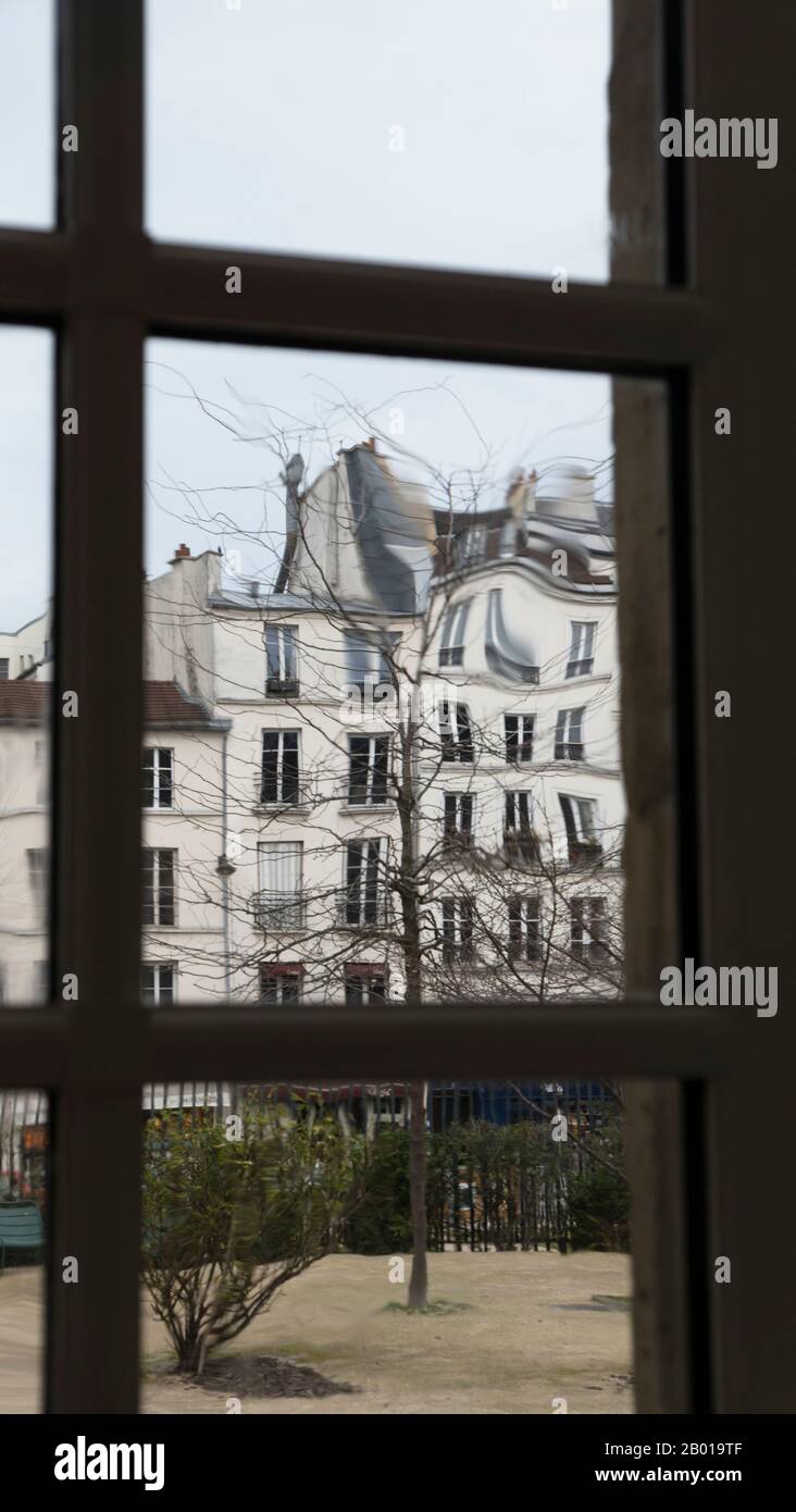 Distorted views of architecture hi-res stock photography and images - Alamy