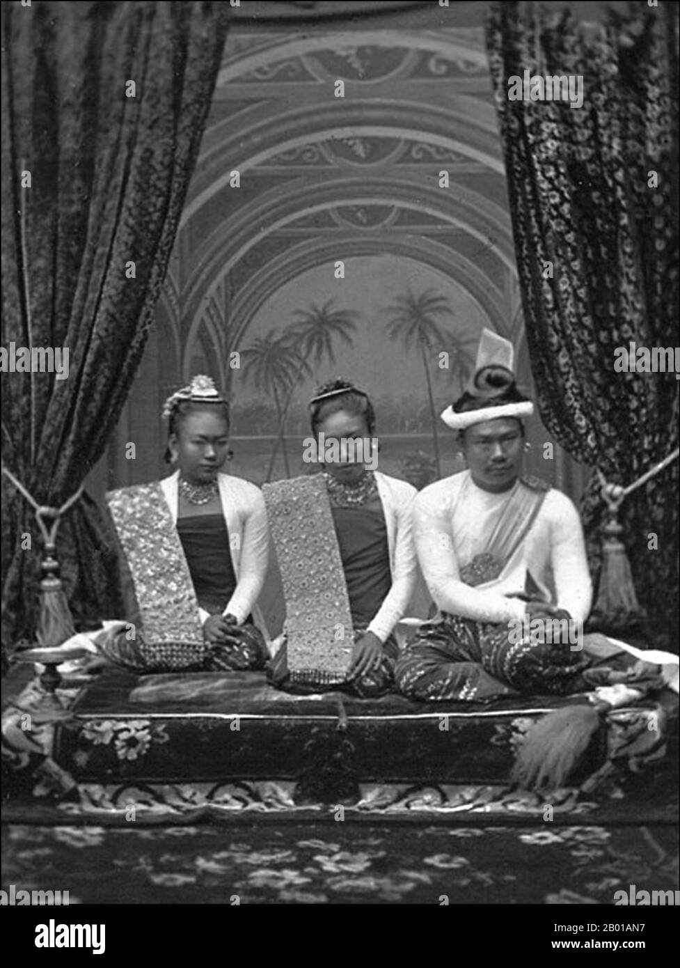 Queen supayalat and king thibaw min hi-res stock photography and images ...