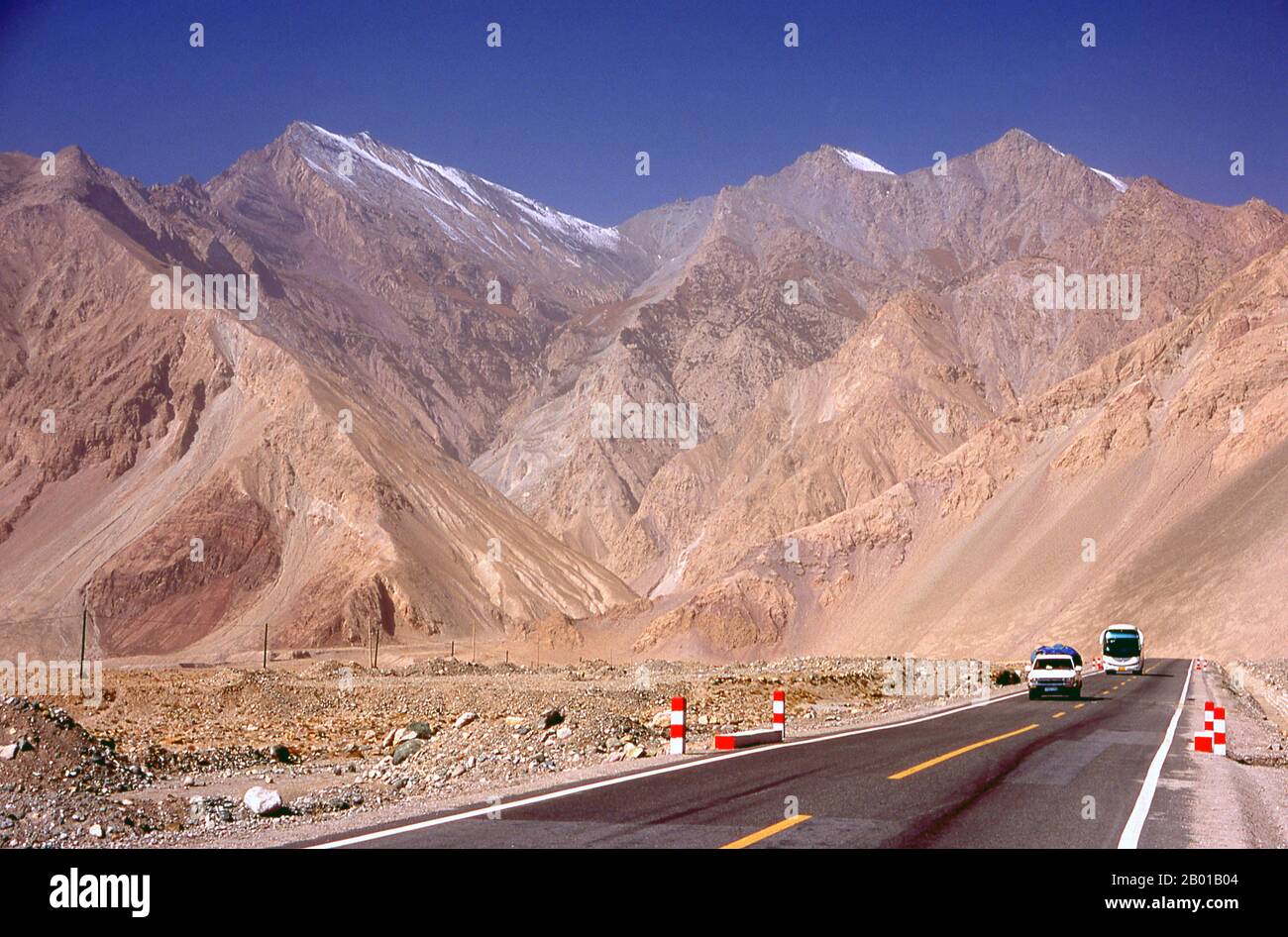 China: Cruising on the Karakoram Highway in the Pamir Mountains ...