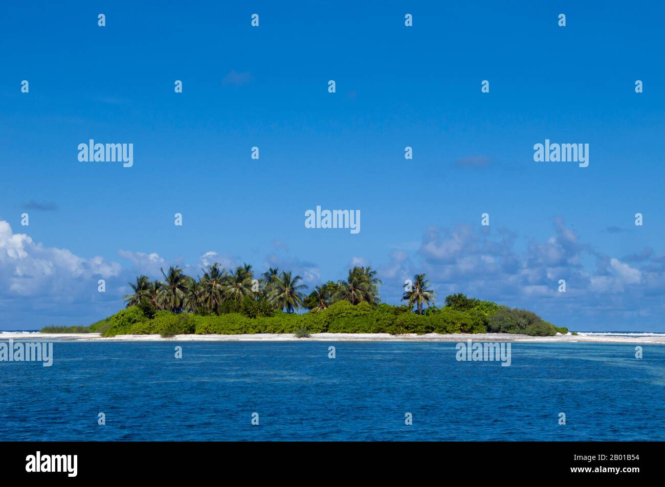 Maldives: Small island and reef southwest of Maradhoo Island, Addu ...