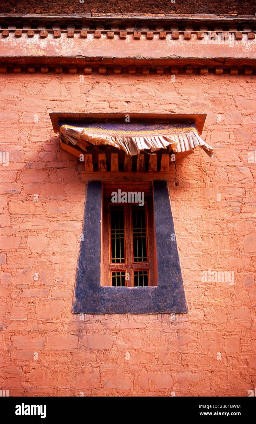 China: Window at Labrang Monastery, Xiahe, Gansu province. Labrang ...