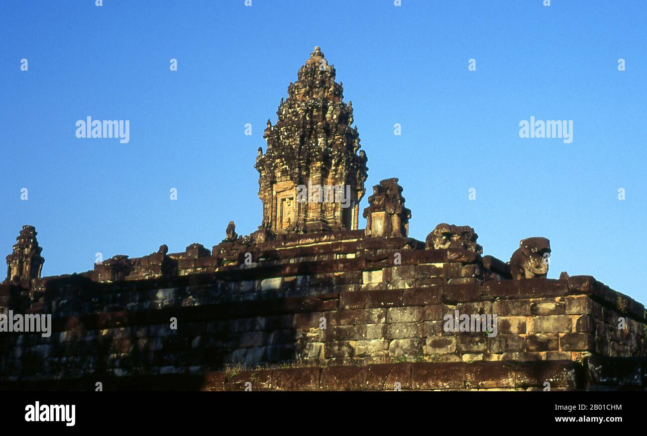 Cambodia: The main tower in the central sanctuary, Bakong temple ...