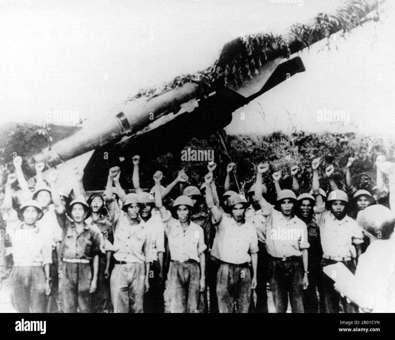 Vietnam: North Vietnamese SAM SA-2 crew give the International salute ...