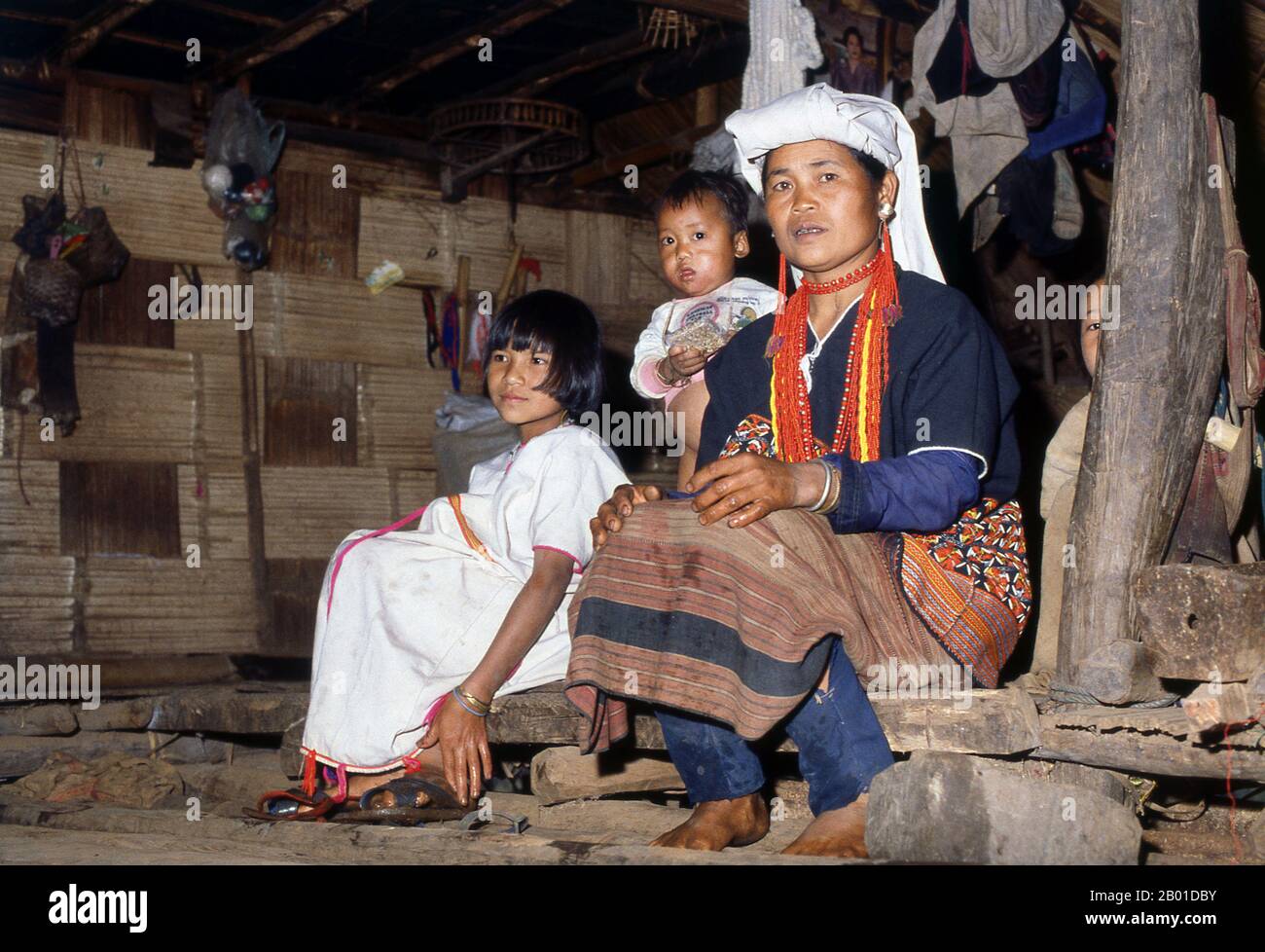 Thailand: Karen family, near Mae Sariang, Mae Hong Son Province ...