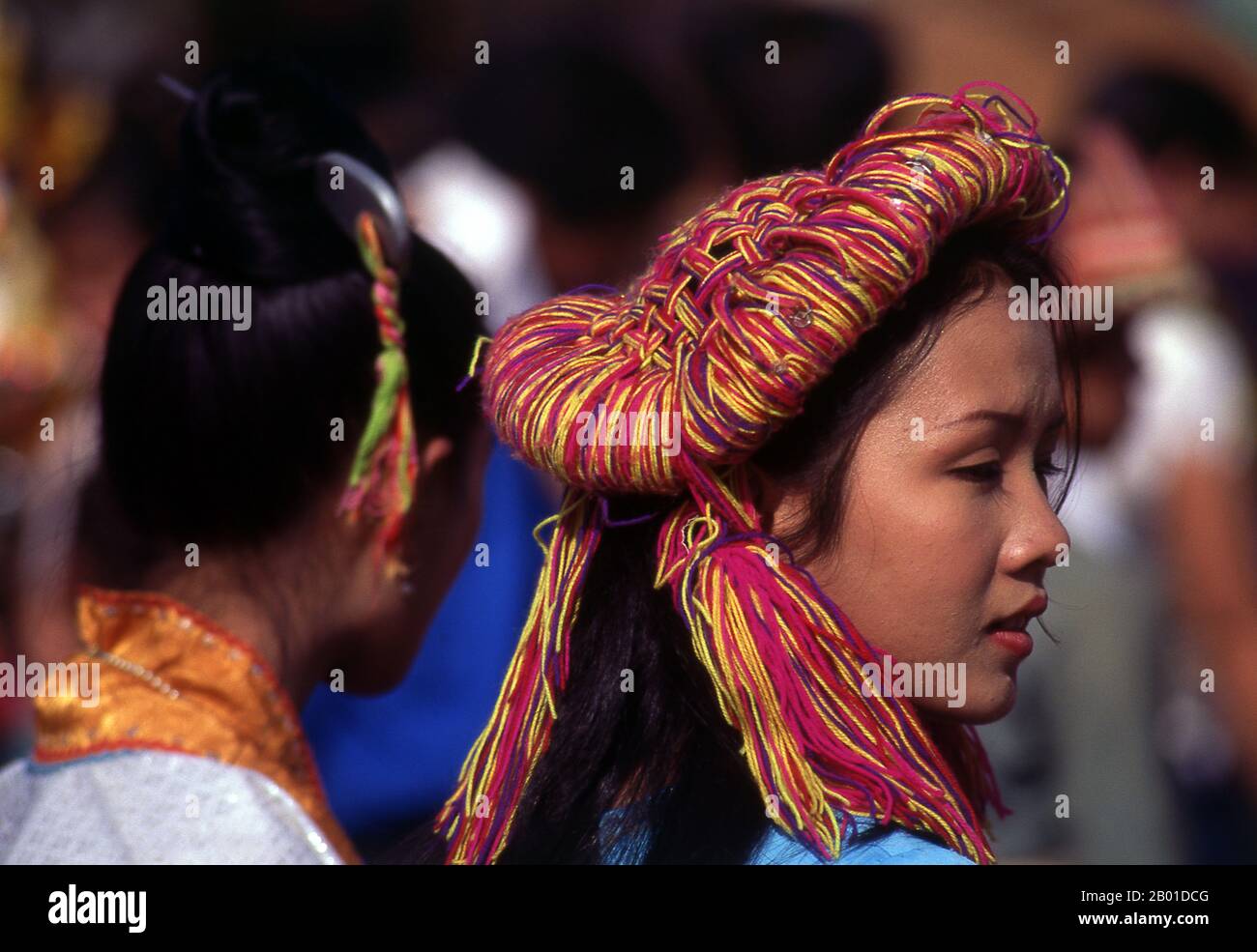Thailand: Lisu women dress up in fine headdresses for Lisu New Year ...